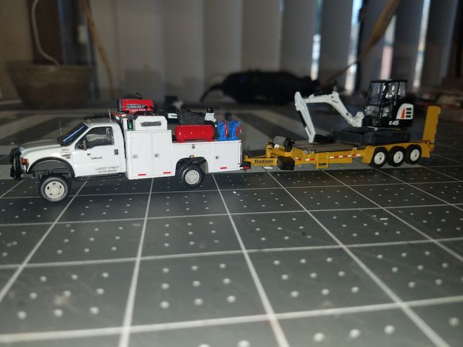 Lacy HO Scale Bobcat Set